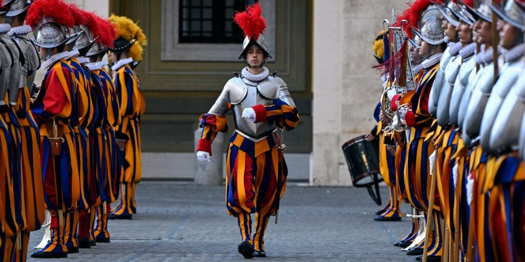 Inside the world’s smallest army: The Swiss Guard - The Swiss Times